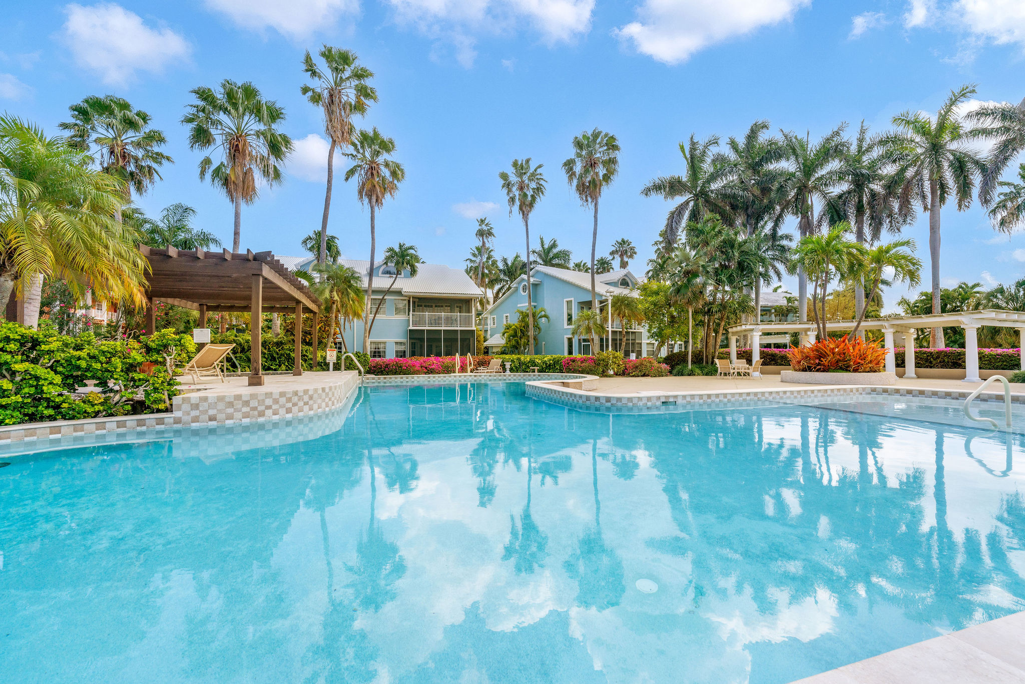 Britannia Regents Court 923, Seven Mile Corridor — Property Cayman ...